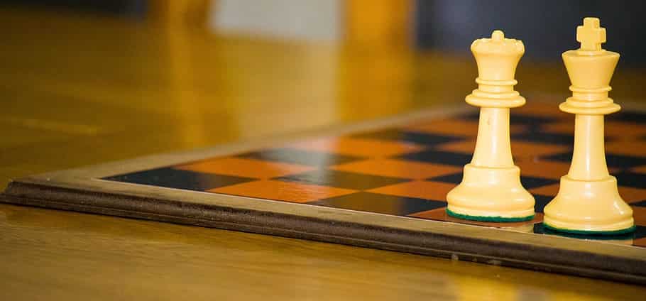 How the Queen moves in chess