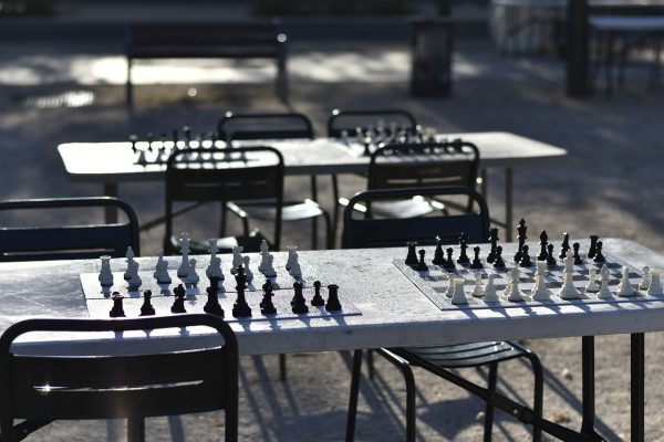 Play The Strange Saragossa Opening!