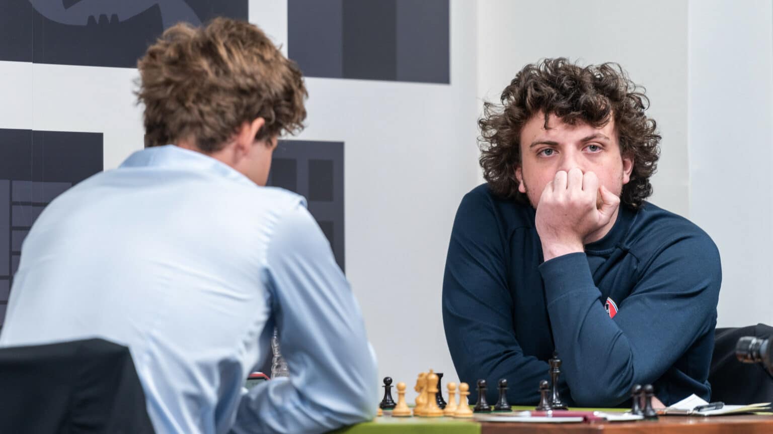 The Chess Cheating Scandal: Between the great #1 player Carlsen and an unknown Niemann